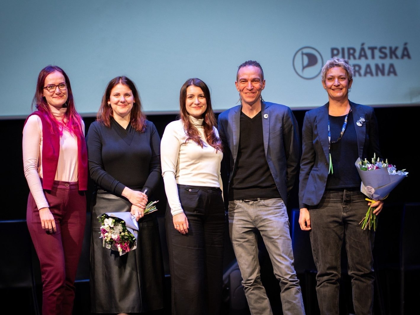 Piráti si zvolili nové předsednictvo: Kromě Ivana Bartoše je povede ...